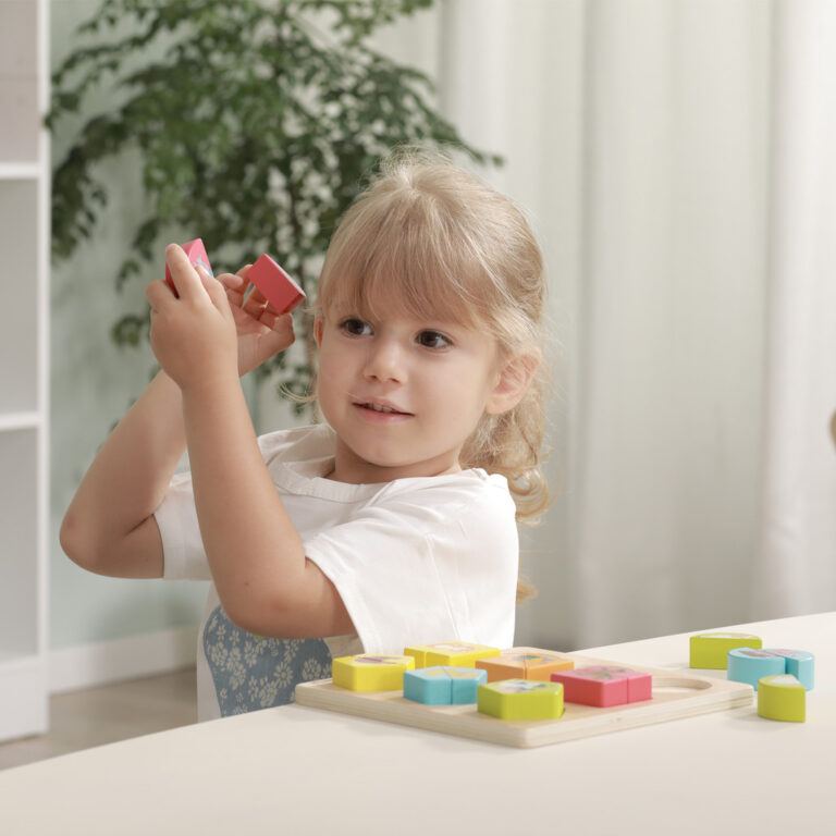 New Classic Toys - Shape Block Puzzle - Animals - Toy Dubai (Toys MENA LLC)