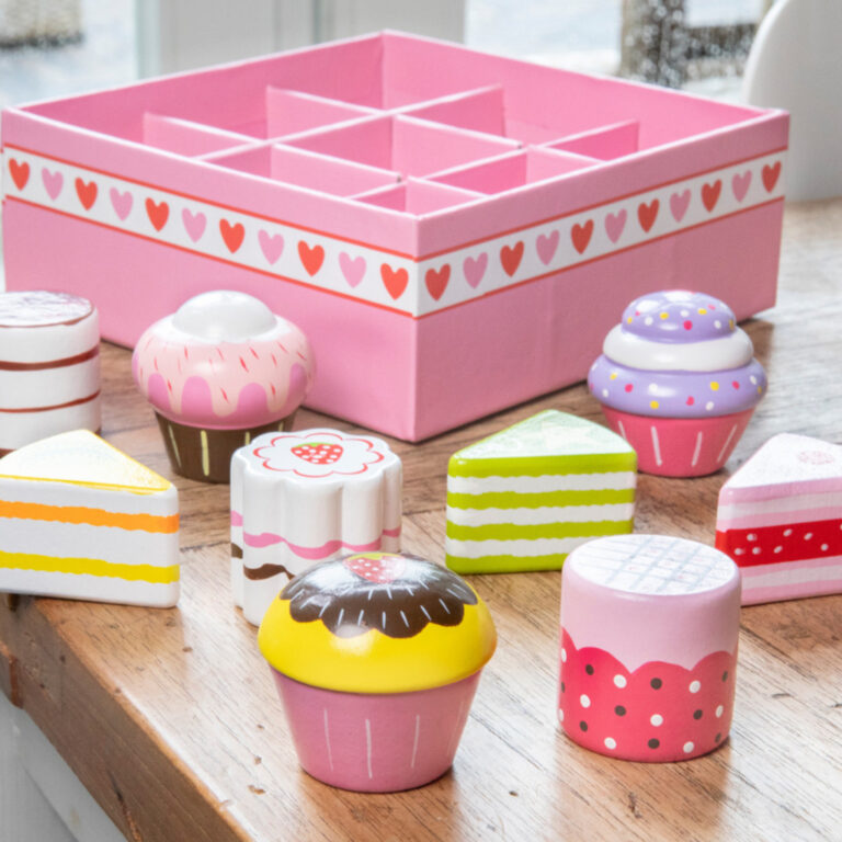 New Classic Toys - Cake Gift Box - Toy Dubai (Toys MENA LLC)