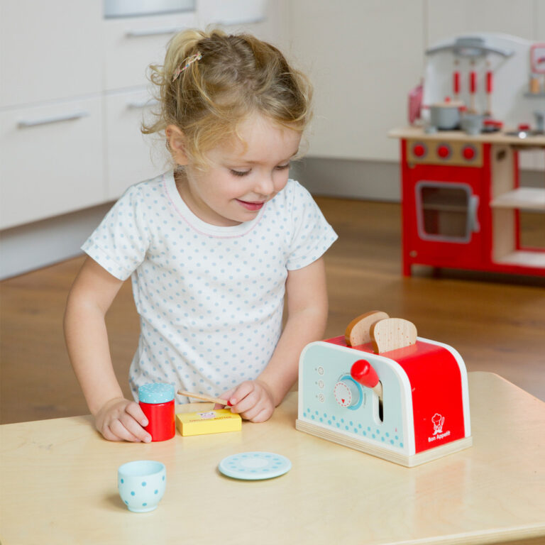New Classic Toys - Toy Toaster Set - Toy Dubai (Toys MENA LLC)
